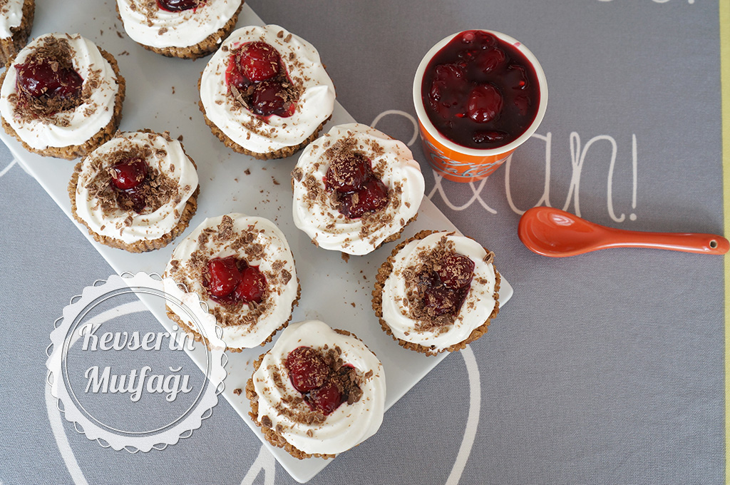 Mini Kara Orman Cheesecake Tarifi | Kevserin Mutfağı - Yemek Tarifleri
