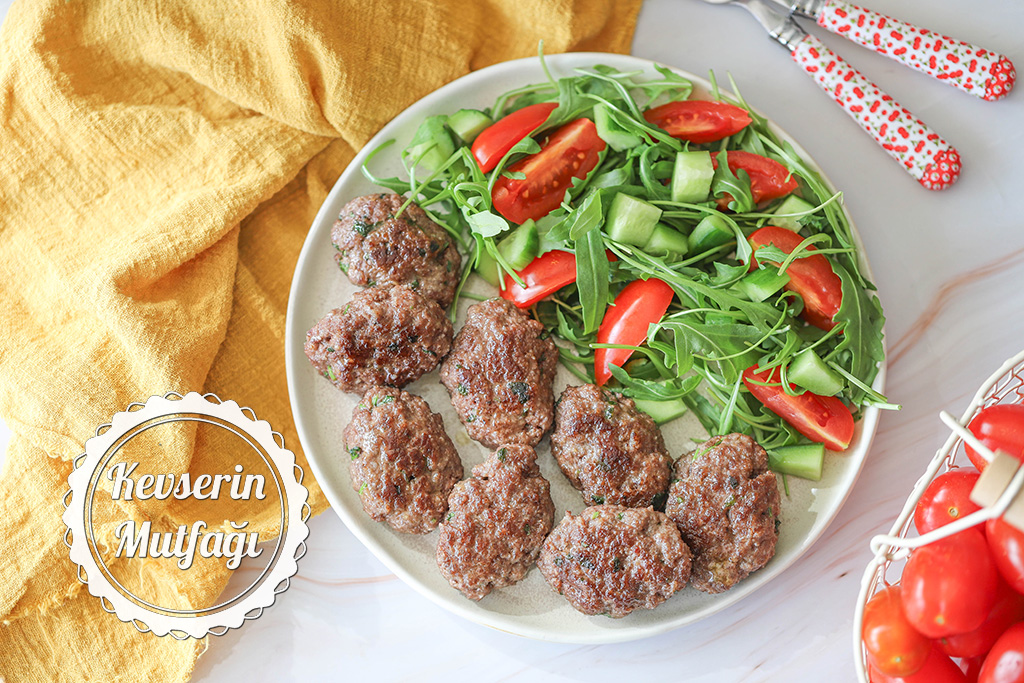 İrmikli Köfte Tarifi | Kevserin Mutfağı - Yemek Tarifleri